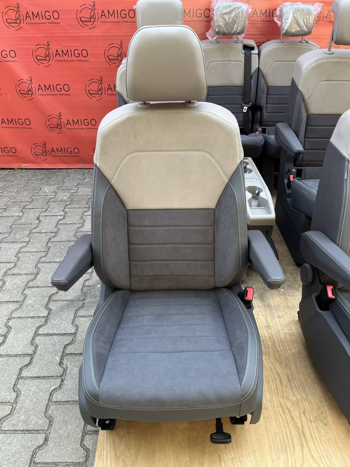 Seats front rear NEW VW Multivan T7 Table heated leather | Rear seat ...