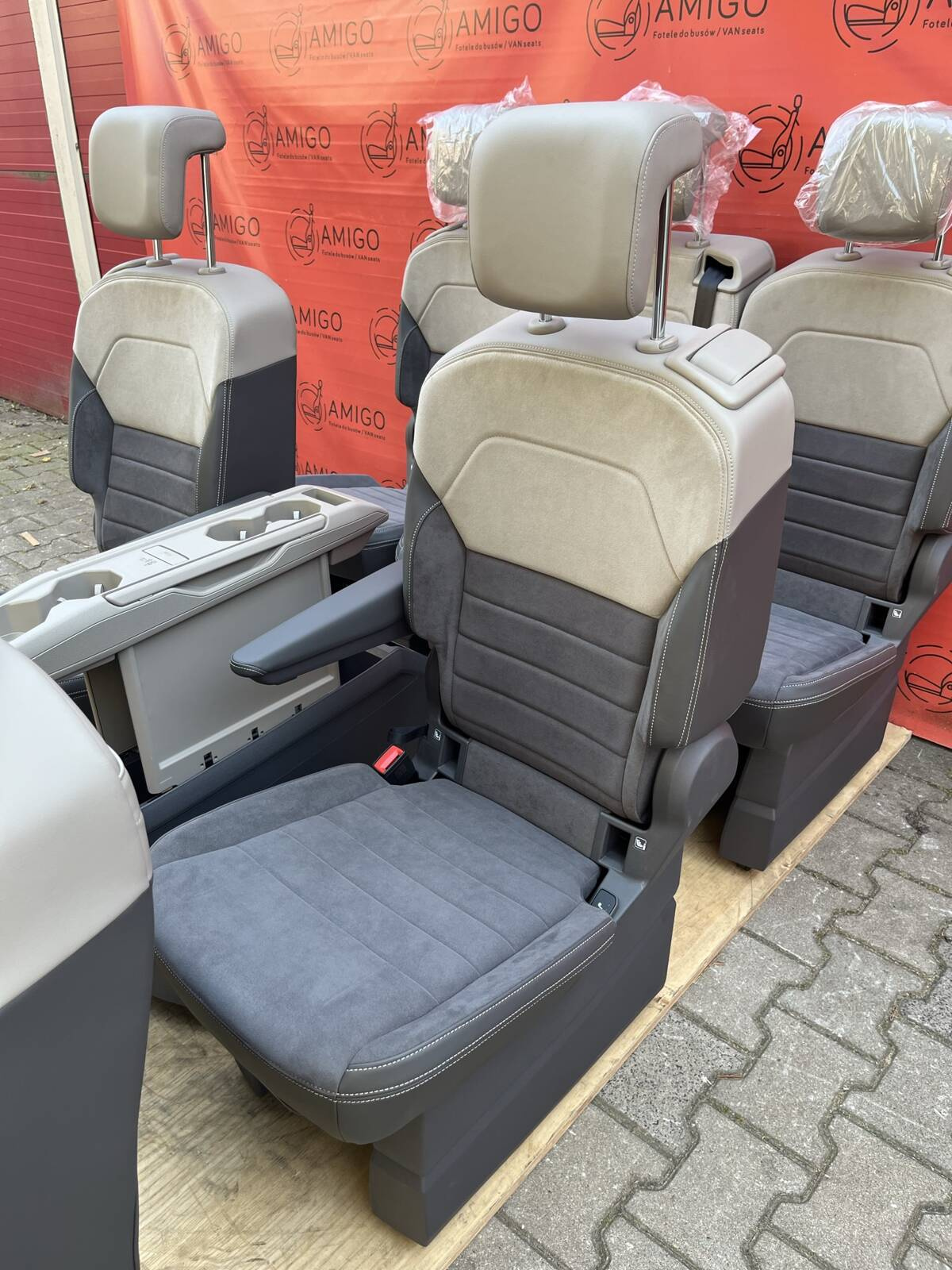 Seats front rear NEW VW Multivan T7 Table heated leather | Rear seat ...