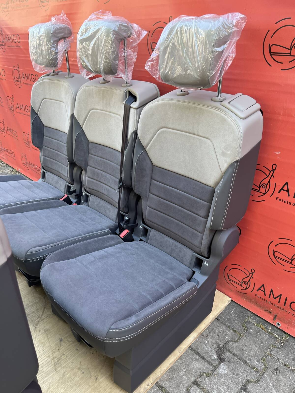 Seats front rear NEW VW Multivan T7 Table heated leather | Rear seat ...