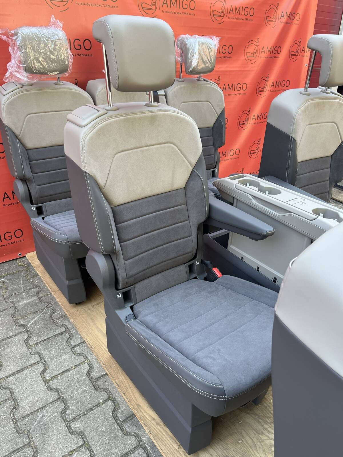 Seats front rear NEW VW Multivan T7 Table heated leather | Rear seat ...