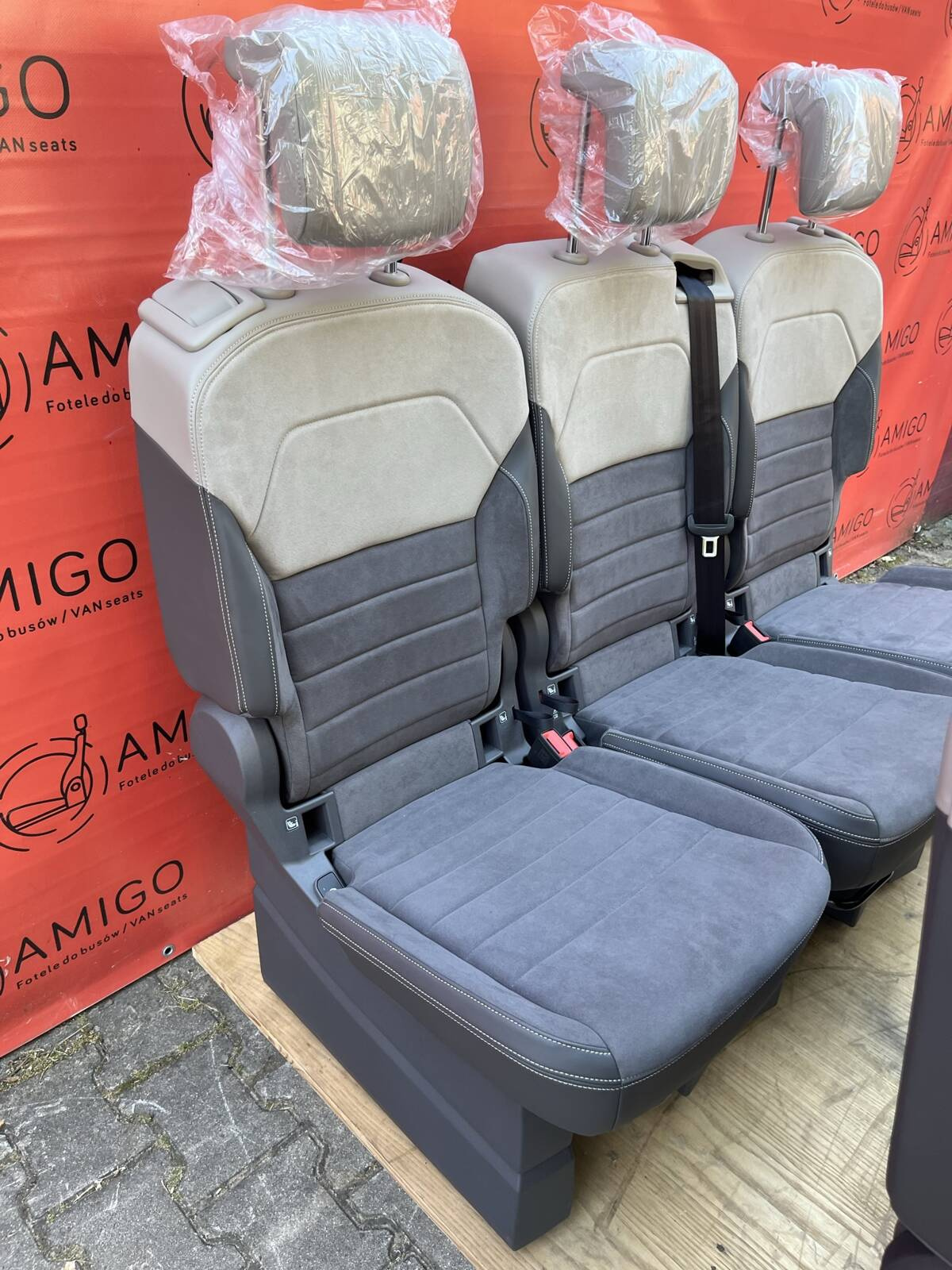 Seats front rear NEW VW Multivan T7 Table heated leather | Rear seat ...