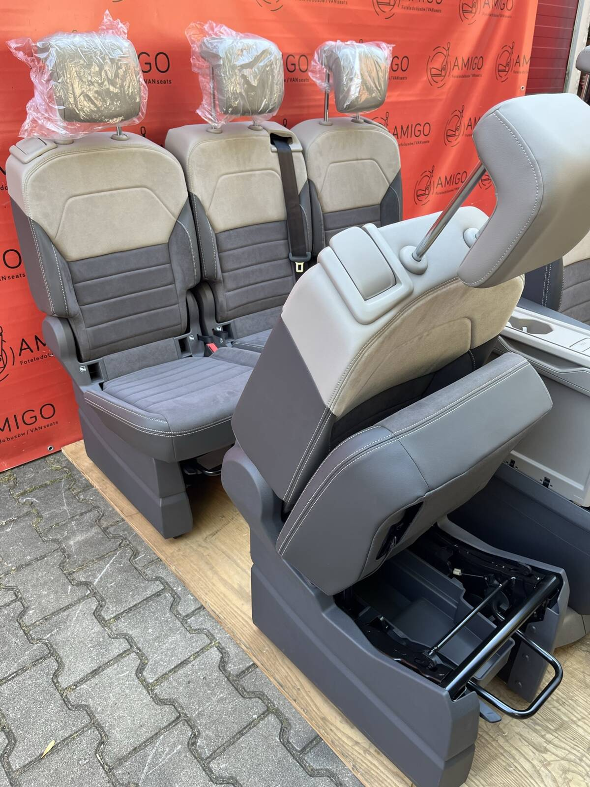 Seats front rear NEW VW Multivan T7 Table heated leather | Rear seat ...